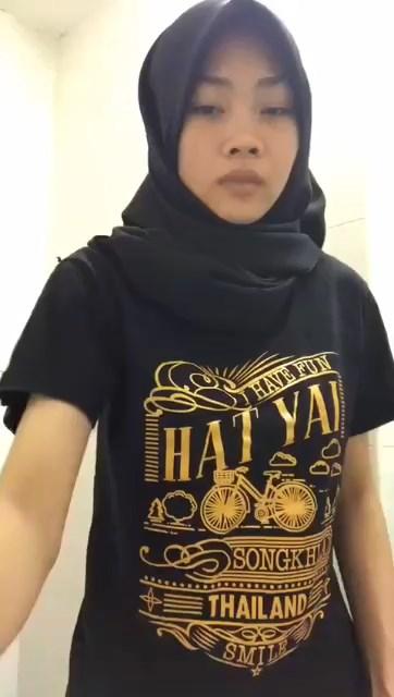 Pembantu Seneng Pamer Pake Jilbab Hitam - Tobrut - Nonton Live Tobrut viral terbaru di indo full ...